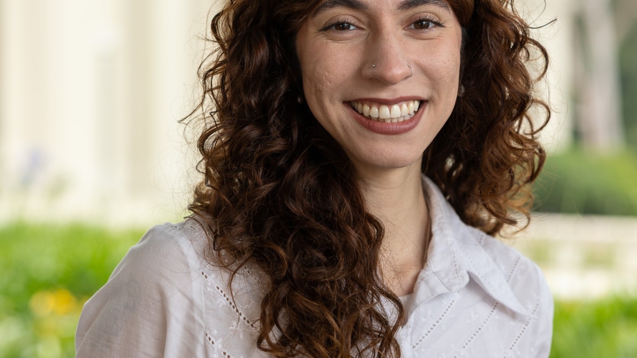 Mia Islas | Occidental College