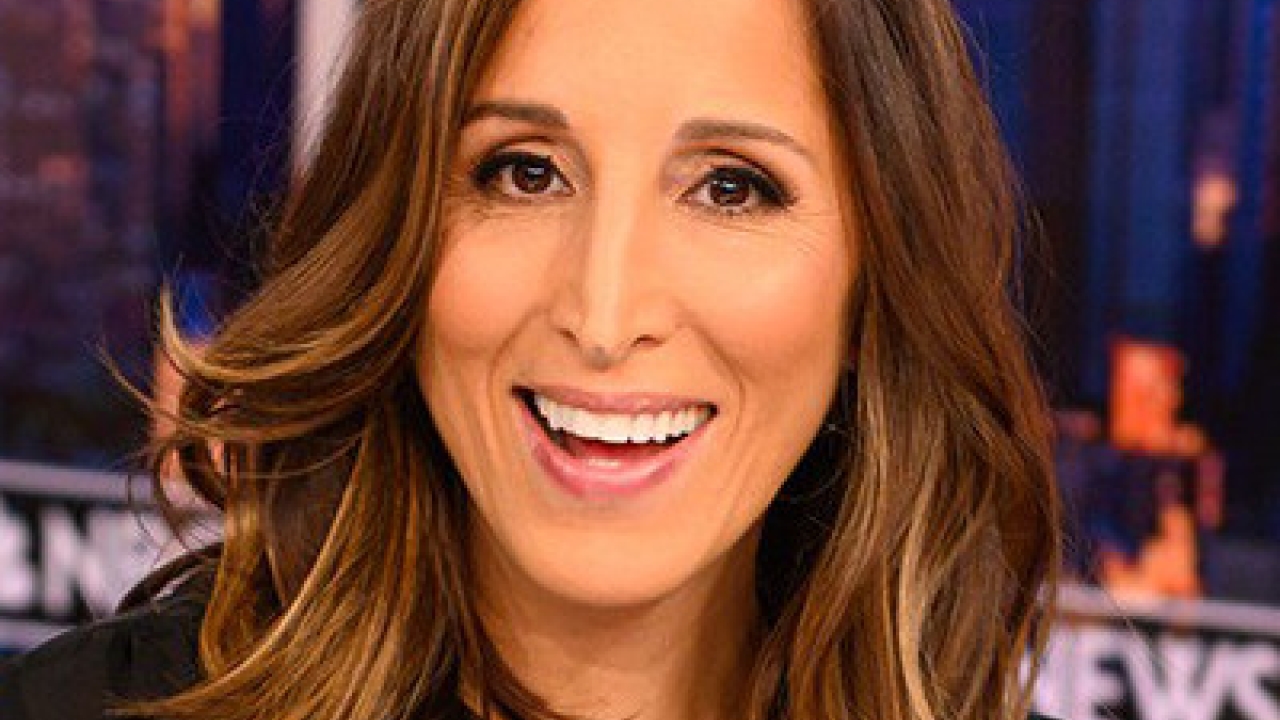 Yasmin Vossoughian `00 | Occidental College